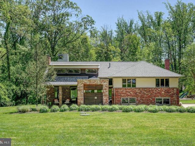 1127 Winding Drive