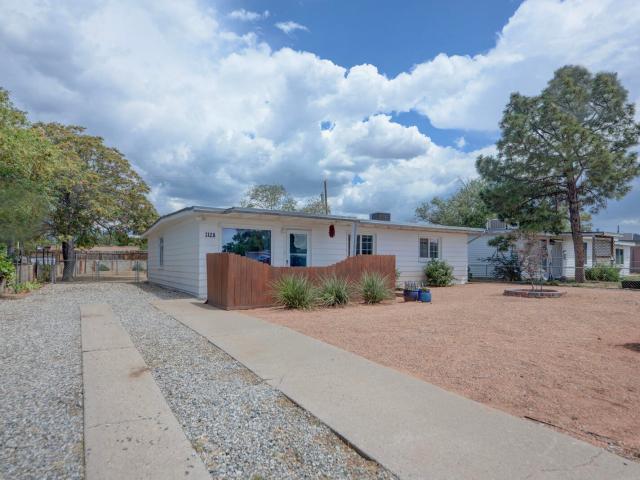 1128 Marron Circle NE