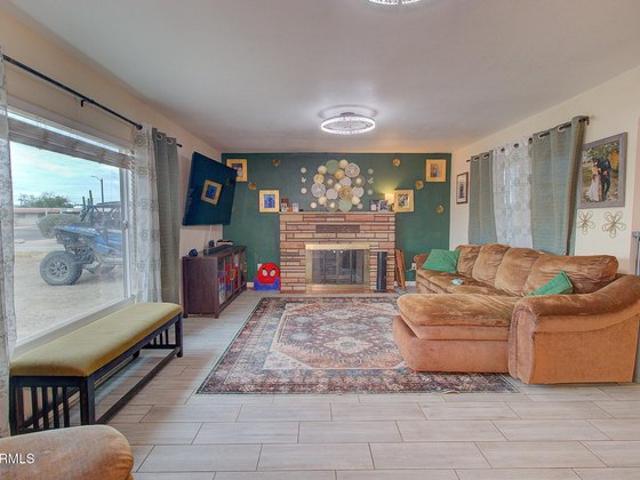 1128 N Walnut Dr, Casa Grande, AZ 85122