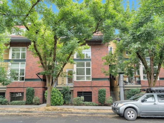 1128 NE Schuyler St Unit 106, Portland, OR 97212