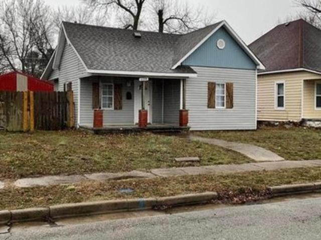 1128 Nelson St, Webb City, MO 64870