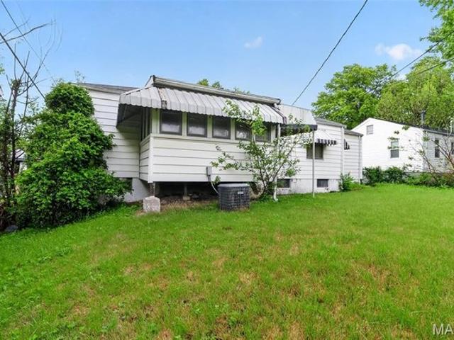 1128 Bliss Dr, Saint Louis, MO 63137