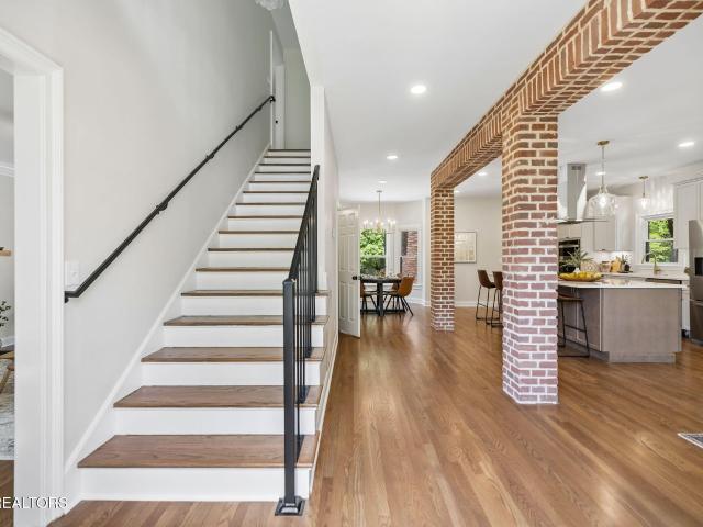 1128 Brentwood Point