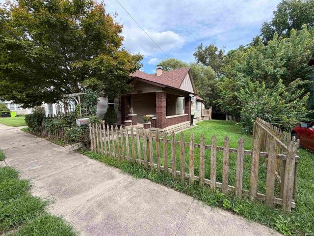 1128 Cummings Street