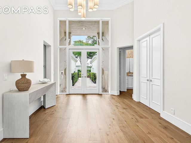 1128 Crystal Dr, Palm Beach Gardens, FL
