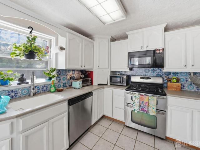 1128 Deal Road
