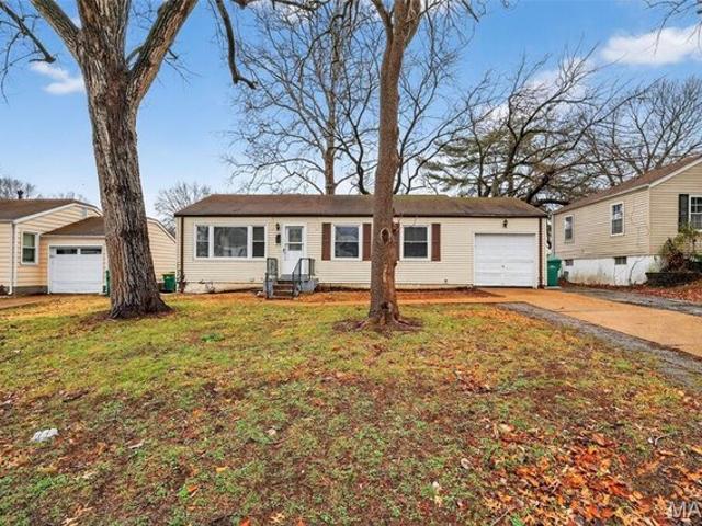 1128 Grenshaw Dr, Saint Louis, MO 63137