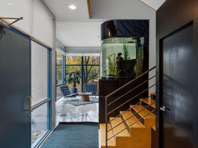 1128 Kenwood Parkway