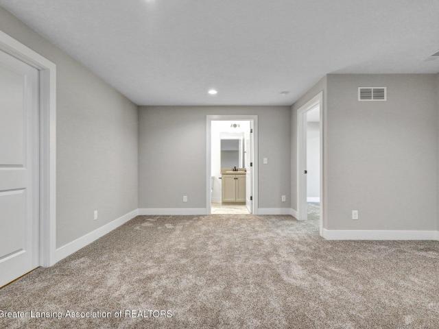 1128 Peninsula Drive