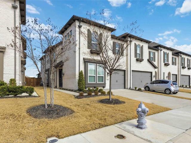 1128 Queensdown Way
