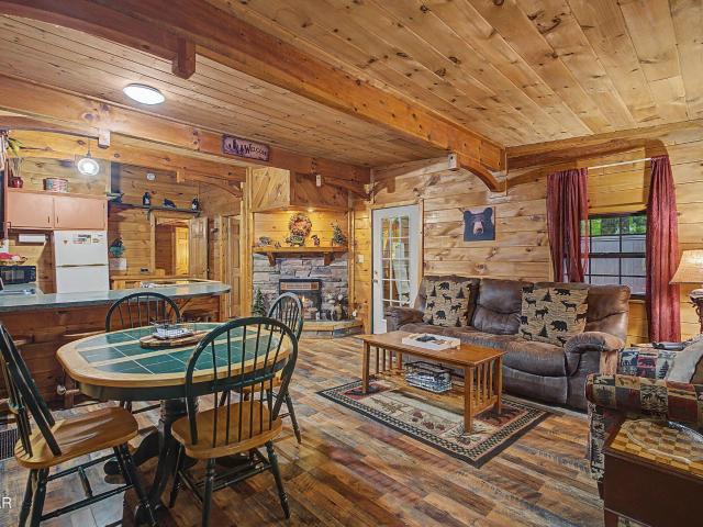1128 Ridgefield Drive