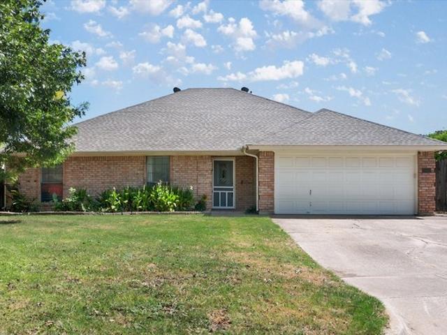 1128 Rock Ridge Dr, Burleson, TX 76028