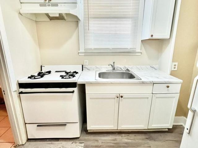 1128 S. 3rd Studio Apartment for Rent at 1128 S 3rd St, Louisville, KY 40203 Old Louisville