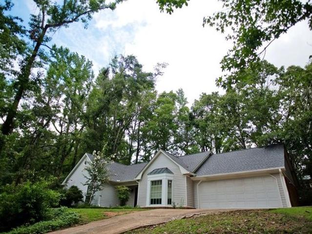 1128 Sheila Dr, Oxford, MS 38655