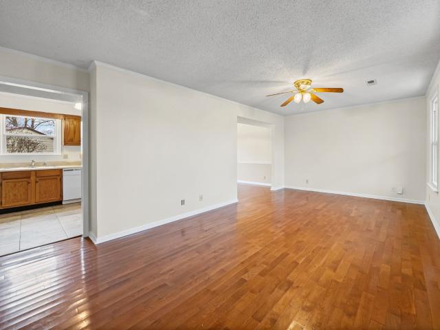 1128 Tobacco Rd