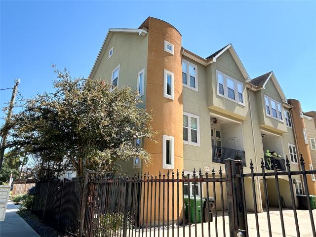 1128 W 26th Street