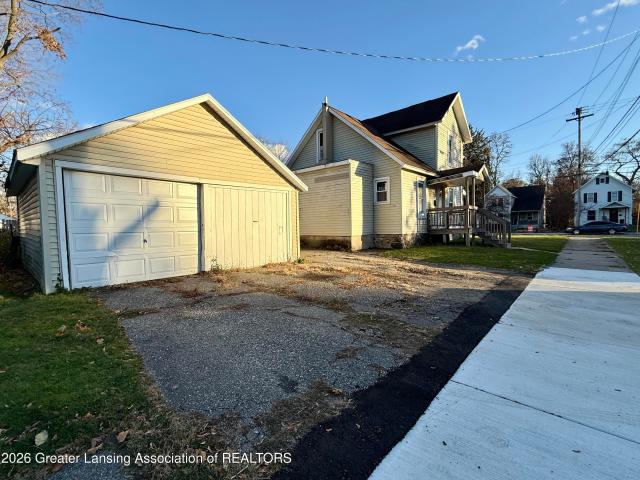 1128 W Ionia Street