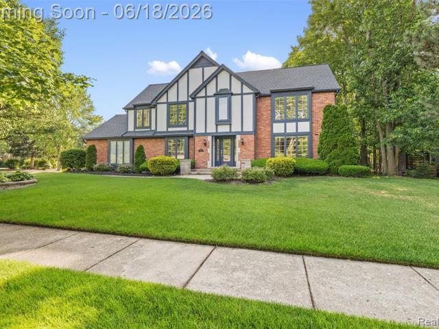 11295 Hillcrest Drive