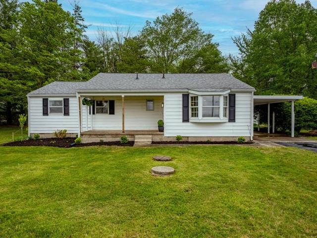 11296 Pansing Rd, Brookville, OH 45309