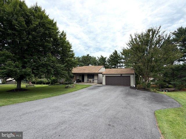 11298 Woodhaven Dr, Ijamsville, MD 21754