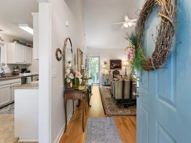 1129 McDonough Cir