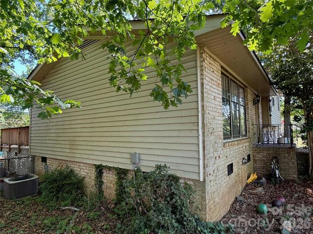 1129 Mclaughlin Drive