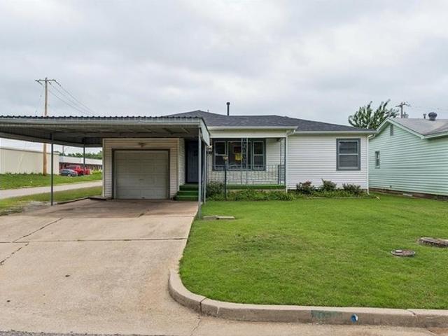 1129 N McKinley Ave, Shawnee, OK 74801