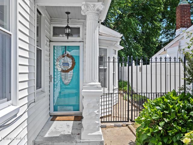 1129 Ash St