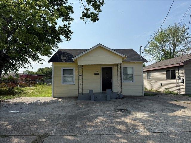 1129 Beech St, Baytown, TX 77520
