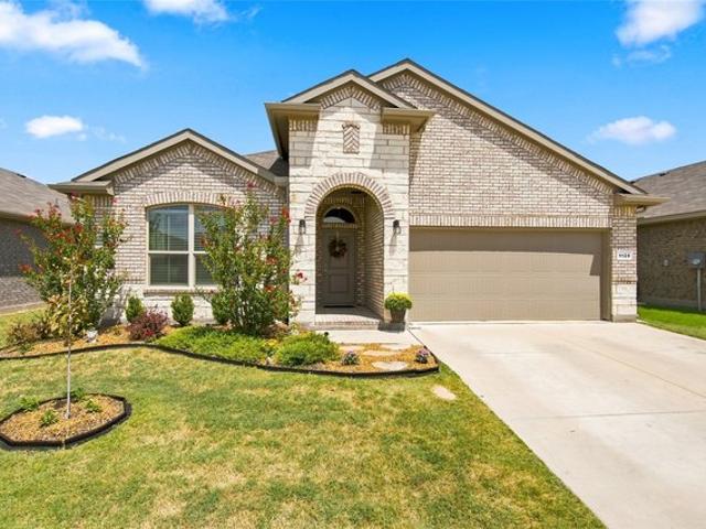 1129 Blackhorse Trl, Fort Worth, TX 76247