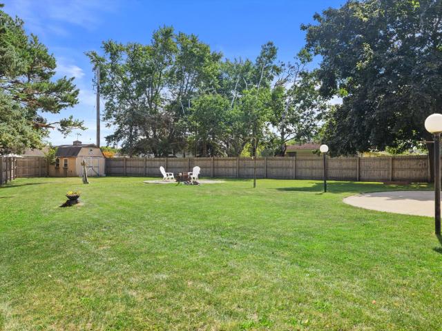 1129 Bluebird Ln