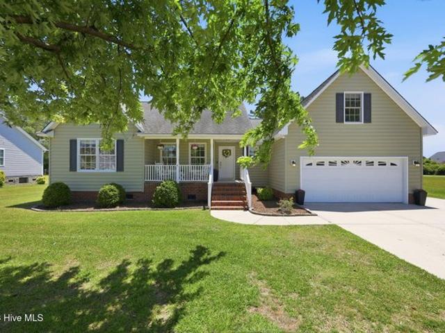 1129 Coral Reef Dr, New Bern, NC 28560
