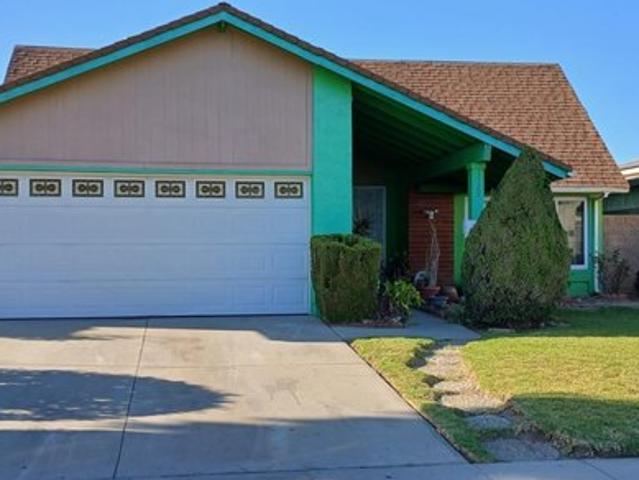 1129 E Helmick St, Carson, CA 90746