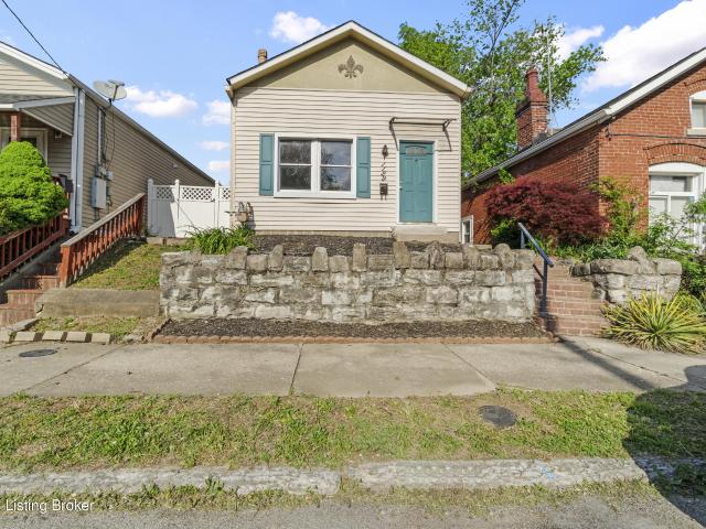1129 Fischer Ave