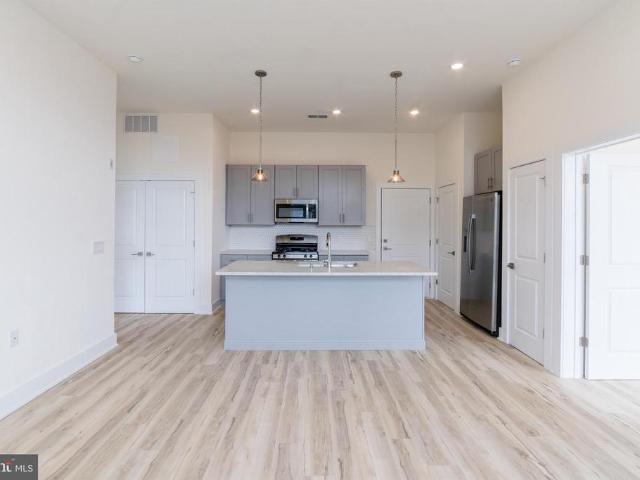 1129 Germantown Avenue # UNIT 4C