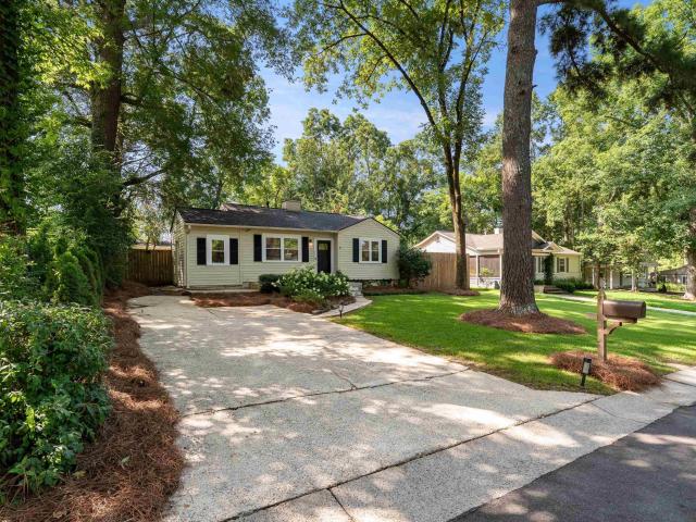 1129 Kingsbury Avenue