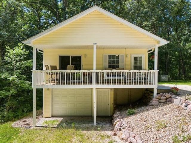 1129 Lakeview Rd, Dahinda, IL 61428