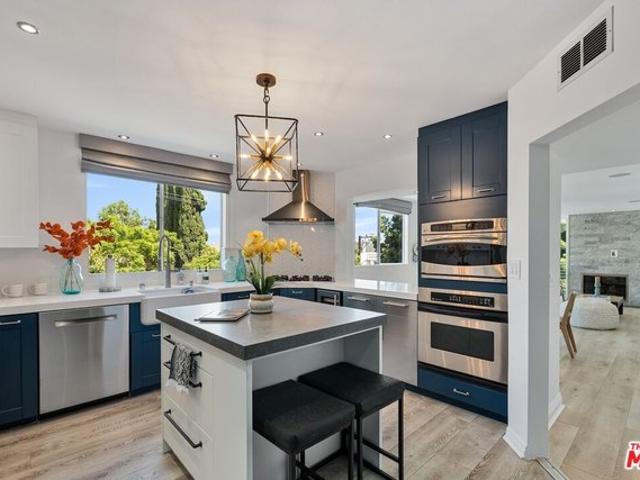 1129 Larrabee St Apt 8, West Hollywood, CA 90069
