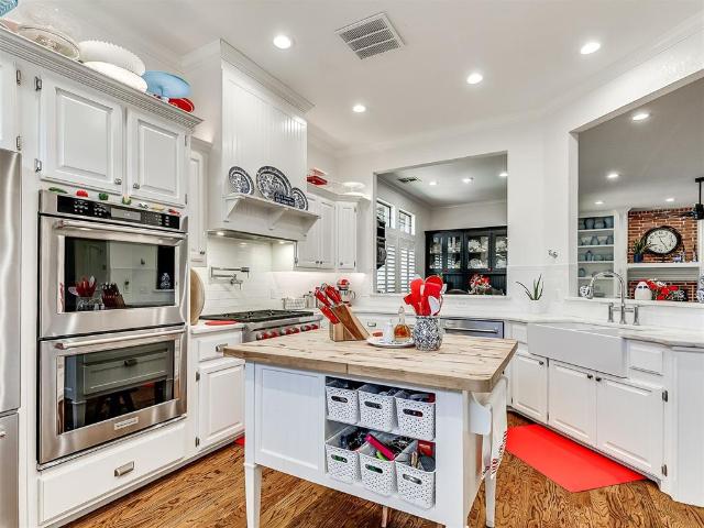 1129 Pinehurst Drive