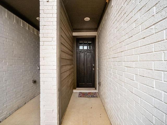 1129 Rusk Way