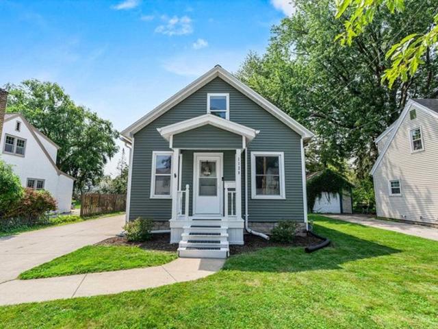 1129 Reed St, Green Bay, WI 54303