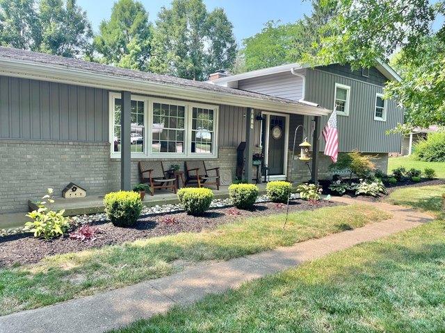 1129 Royal Ct NE, Lancaster, OH 43130
