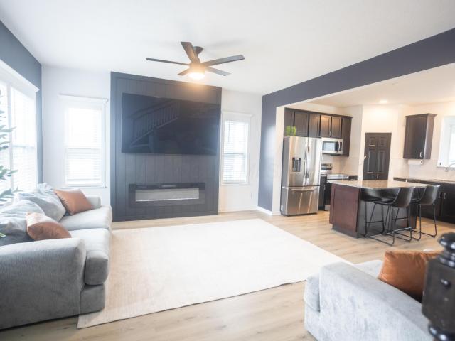 1129 Stratford Way