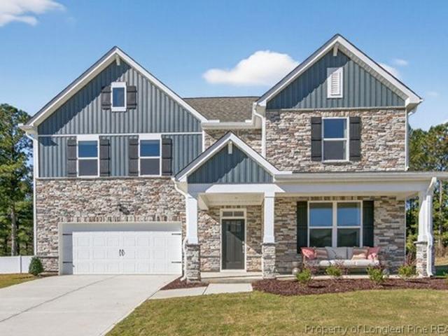 1129 Summer Daisy Dr, Aberdeen, NC 28315