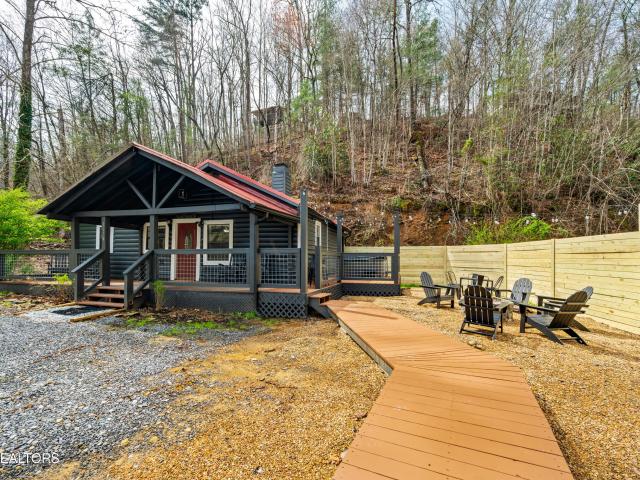 1129 S Spring Hollow Rd