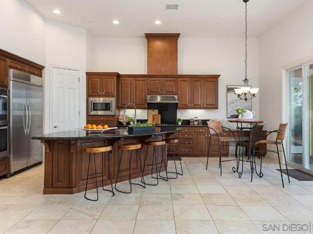 1129 Village Dr