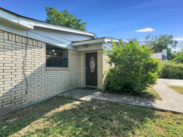 1129 W San Antonio St
