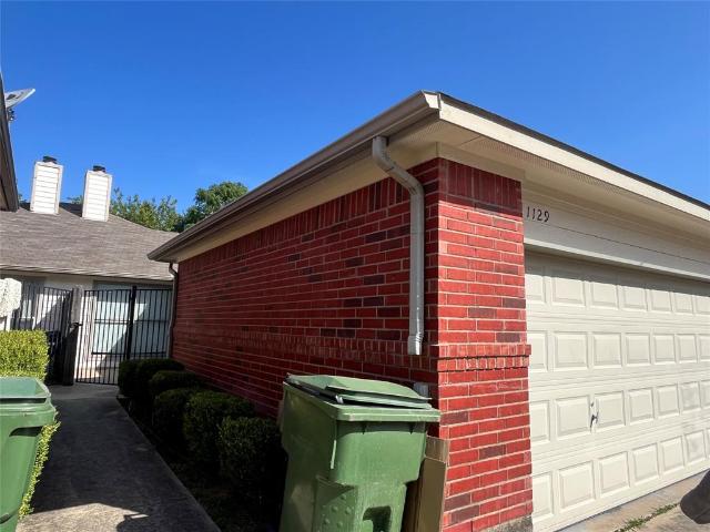 1129 Weston Drive
