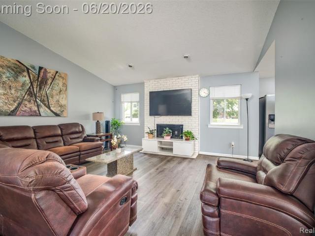 1129 Whittier Drive
