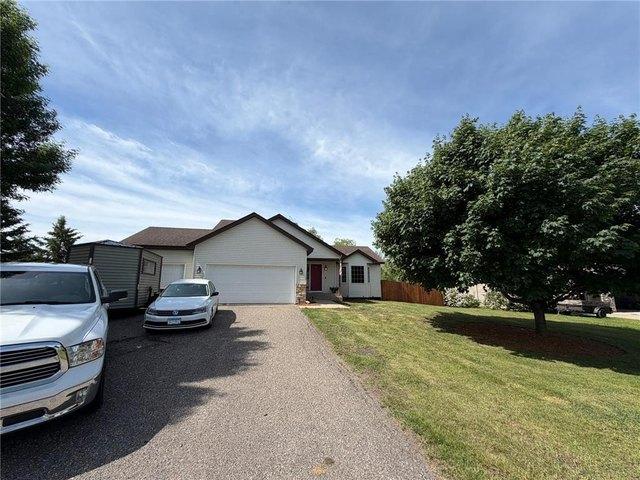 1129 Woodland Dr, Howard Lake, MN 55349